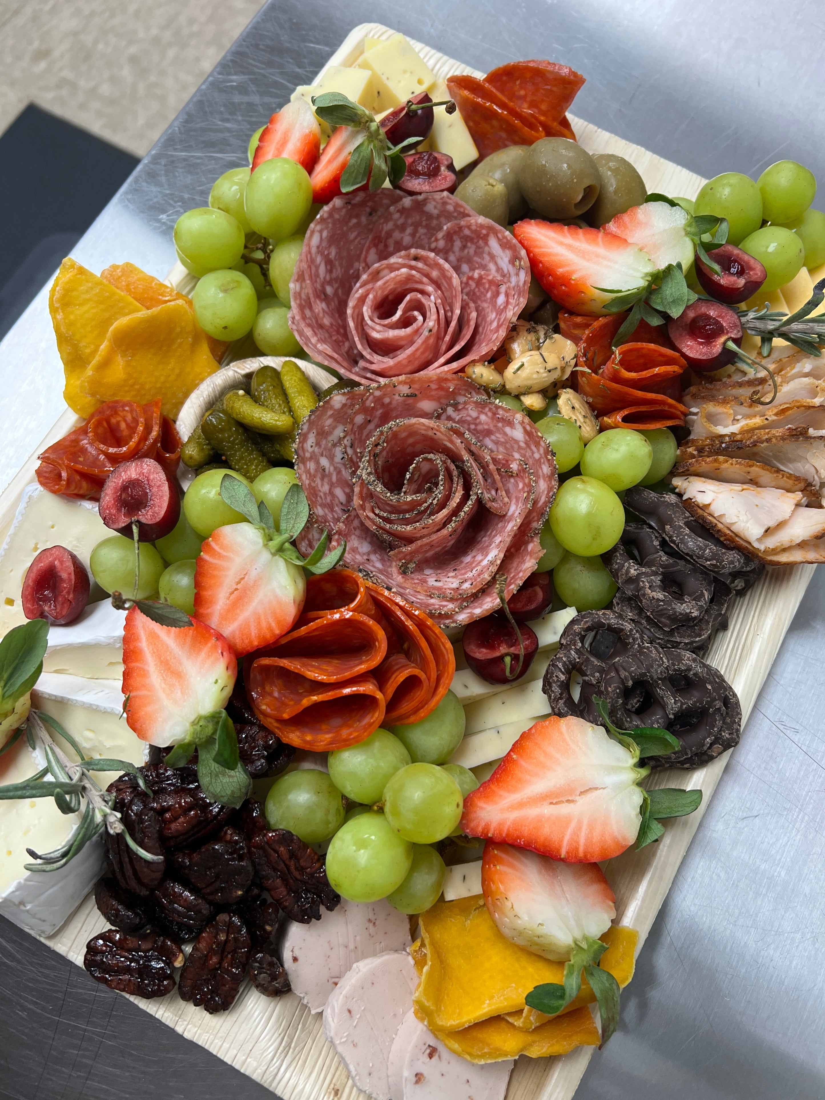 Medium Board – Crafted Nibbles